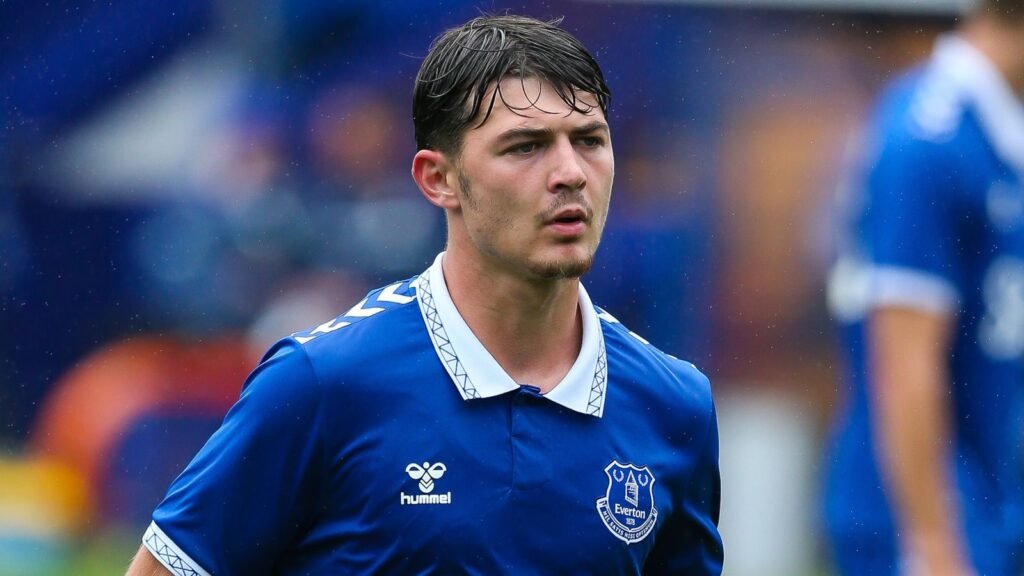 Mackenzie Hunt interview: Everton academy product dreaming of helping ...